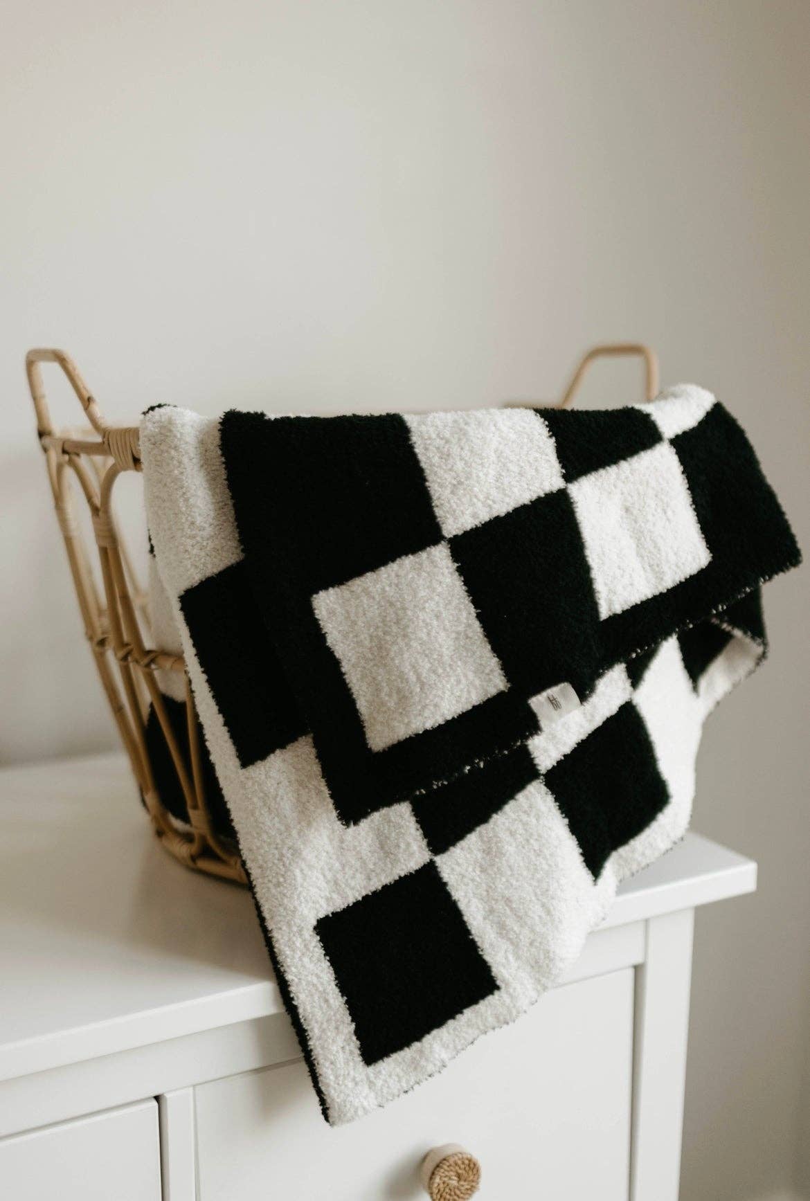 Black & Ivory Checkerboard | Plush Blanket – Wiggles & Giggles Stillwater